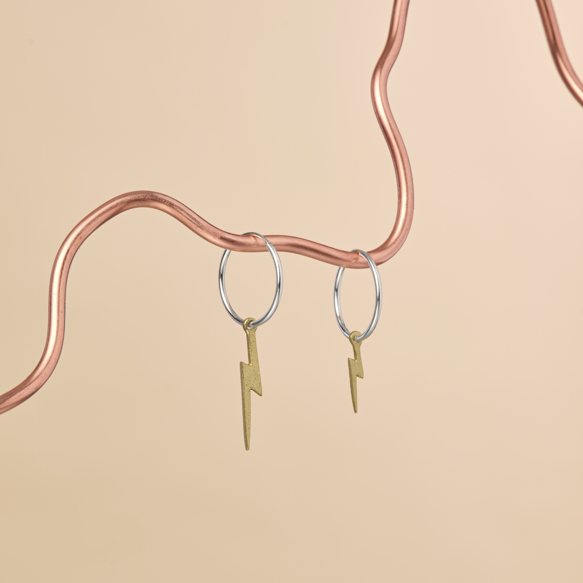 LIGHTNING HOOPS – ARTICLE22