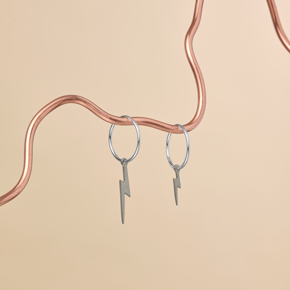 LIGHTNING HOOPS – ARTICLE22